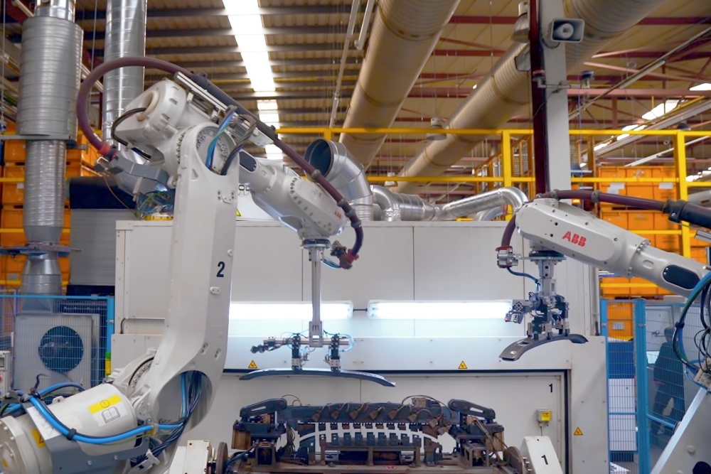 Case study: Telefónica implements Spain's first 5G-smart factory ...