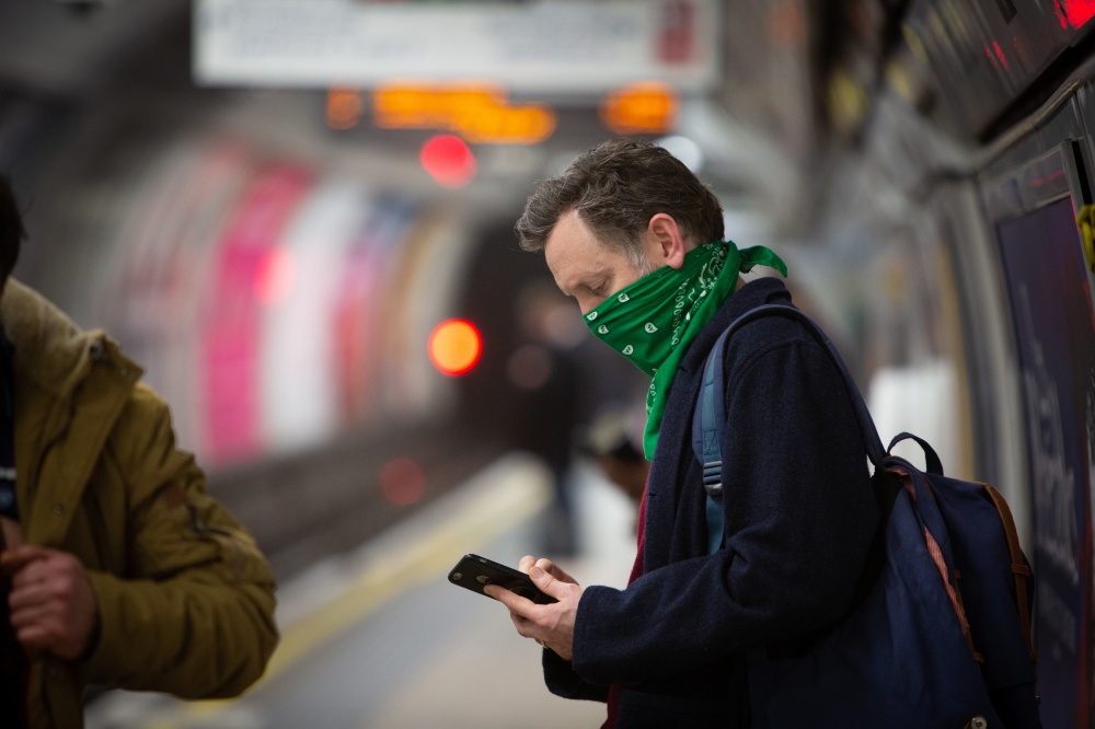 London’s Mayor promises mobile coverage across Tube by end 2024 ...