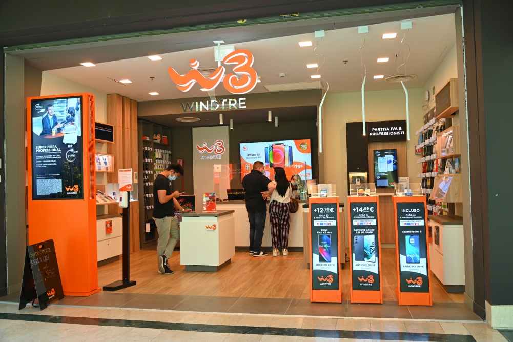 WindTre buys Opnet as deadline on its own network sale looms - Mobile ...