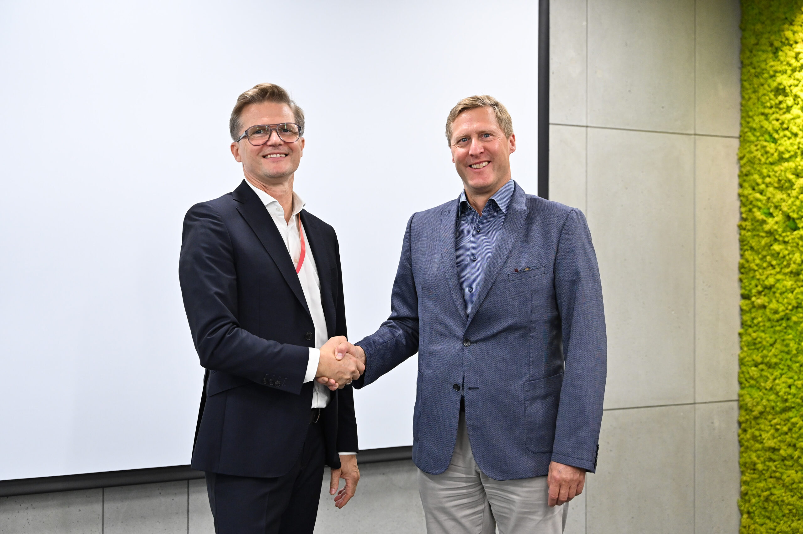 T-Mobile Polska completes wholesale fibre access deal with Vectra Group ...