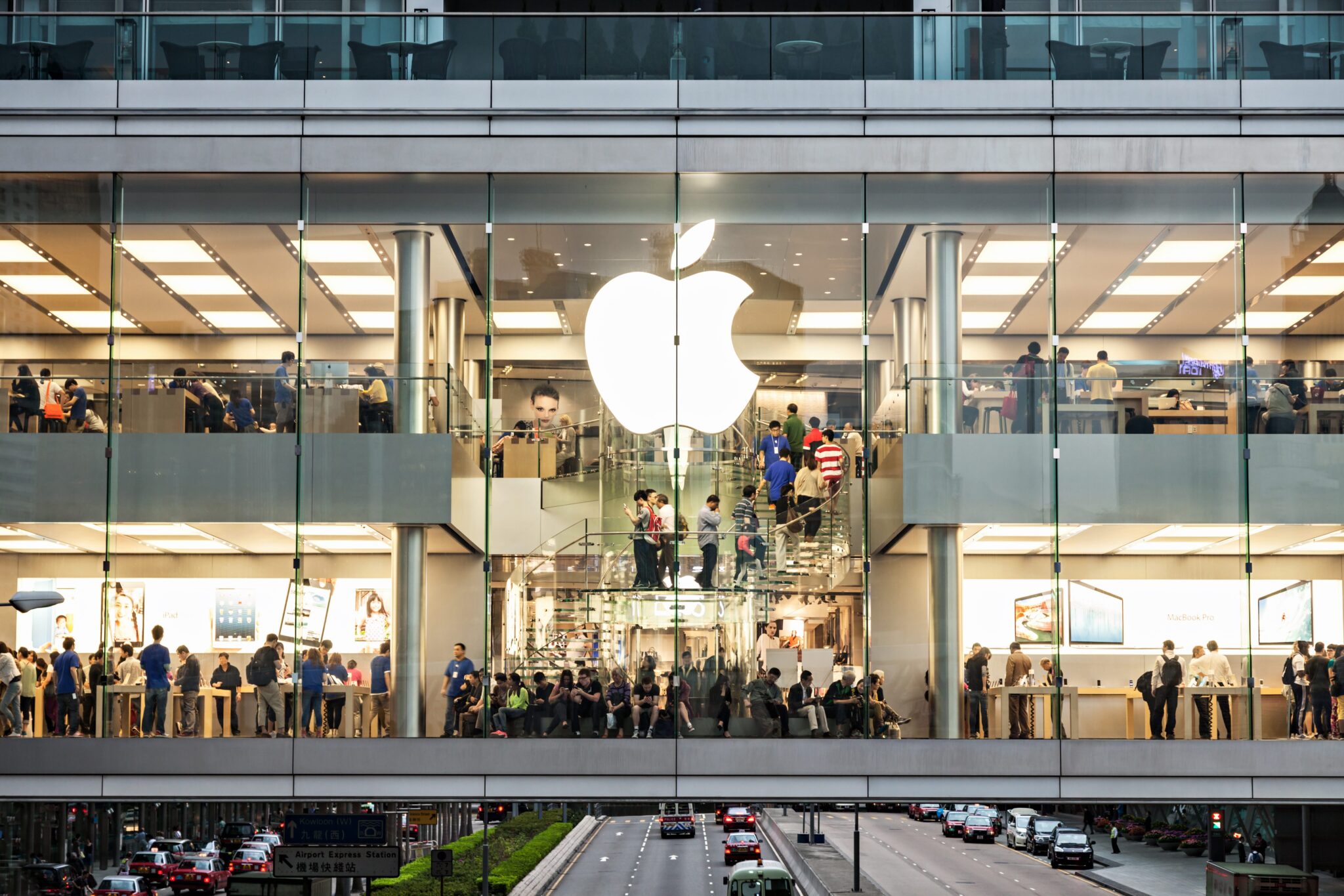Apple back on top but soaring memory prices dampen 2026 market - Mobile ...