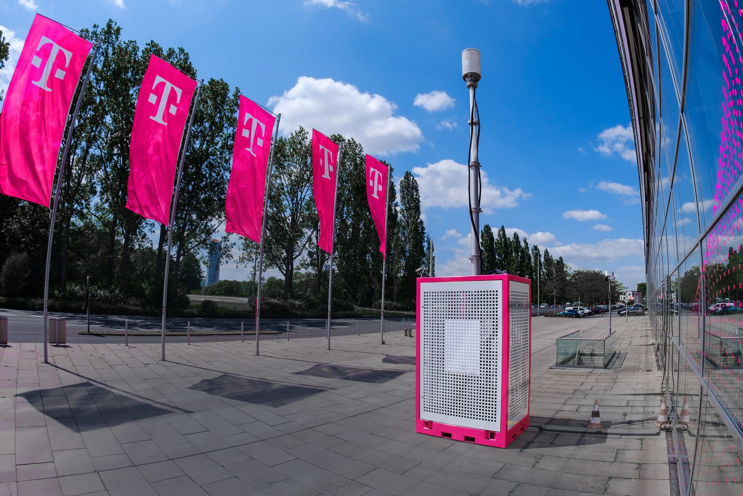 DT moves closer to launch of ‘cell tower to go’ - Mobile Europe