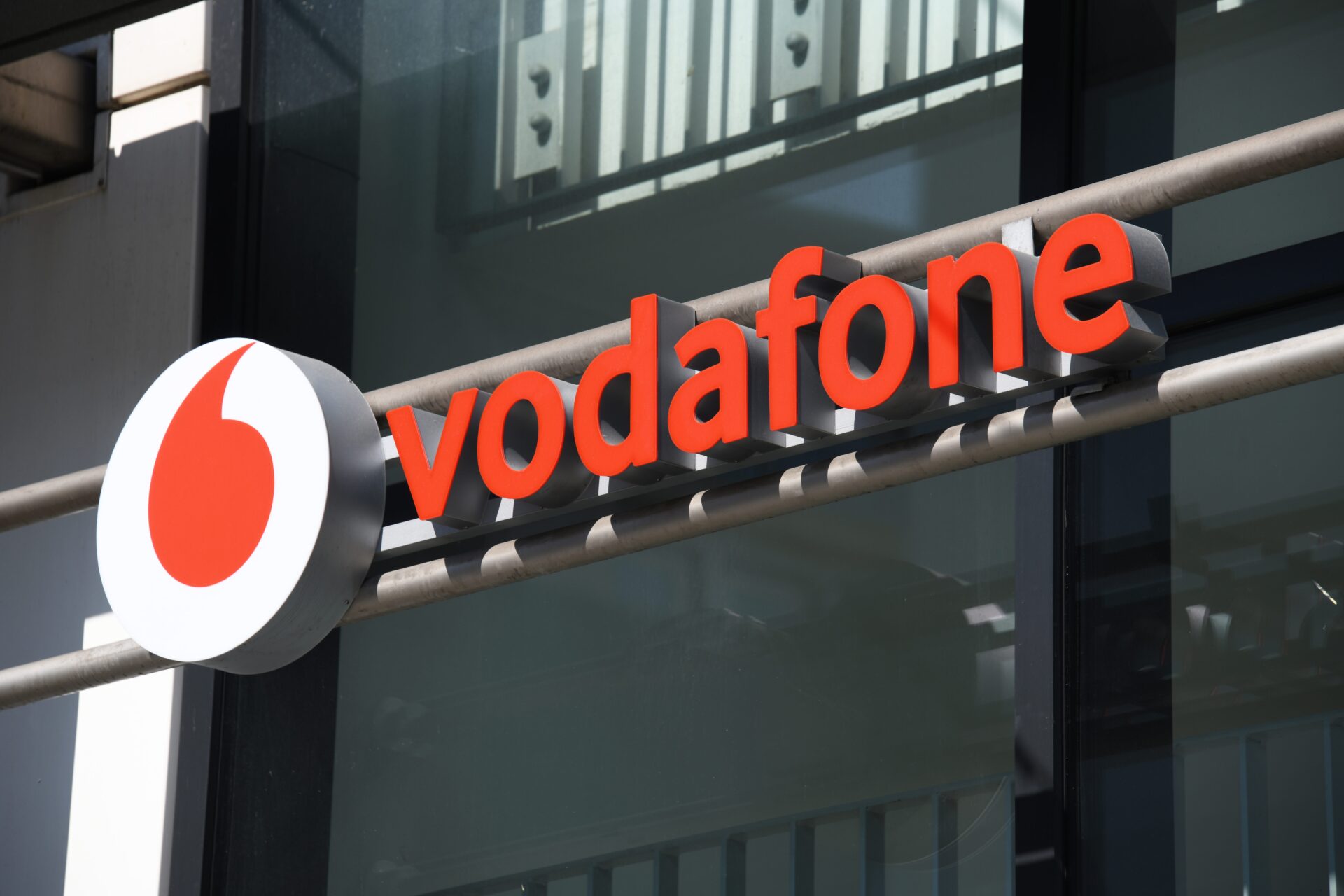Vodafone sells another 10% stake in TowerCo for €1.3bn - Mobile Europe