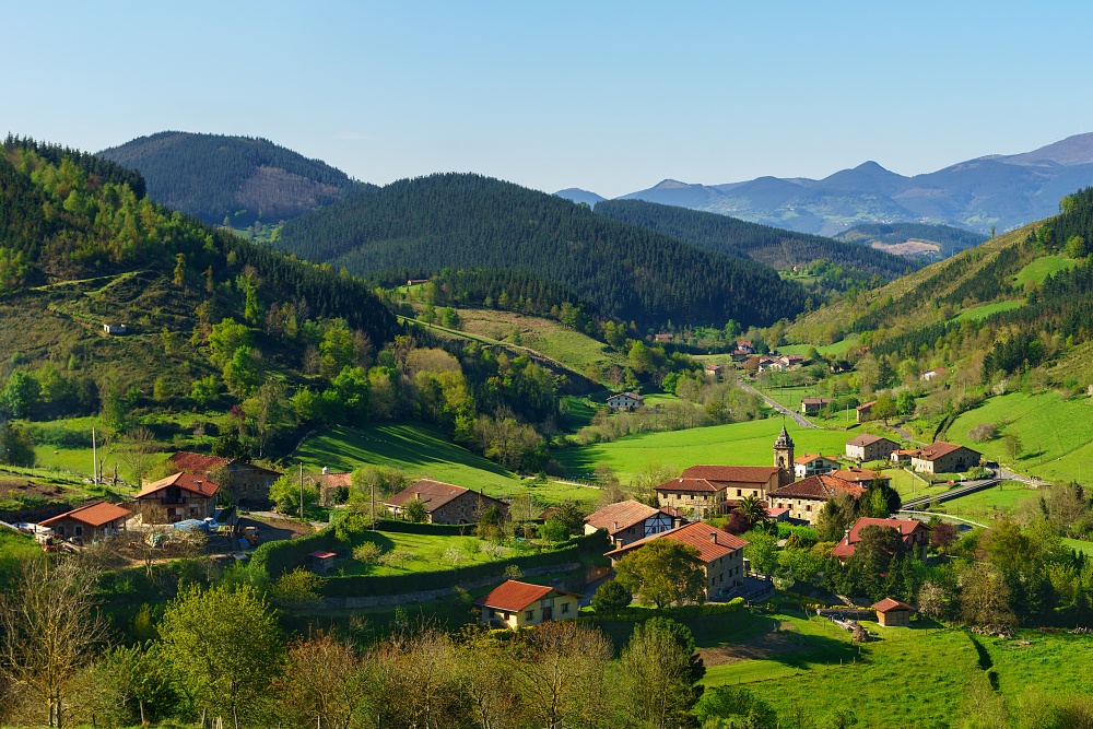 Telefónica, Vodafone and Masorange to share 700MHz for rural 5G ...